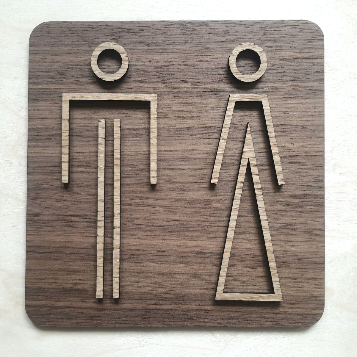Unikke og Moderne Toiletskilt i valnød- og egetræ - WC skilt – Kunstli