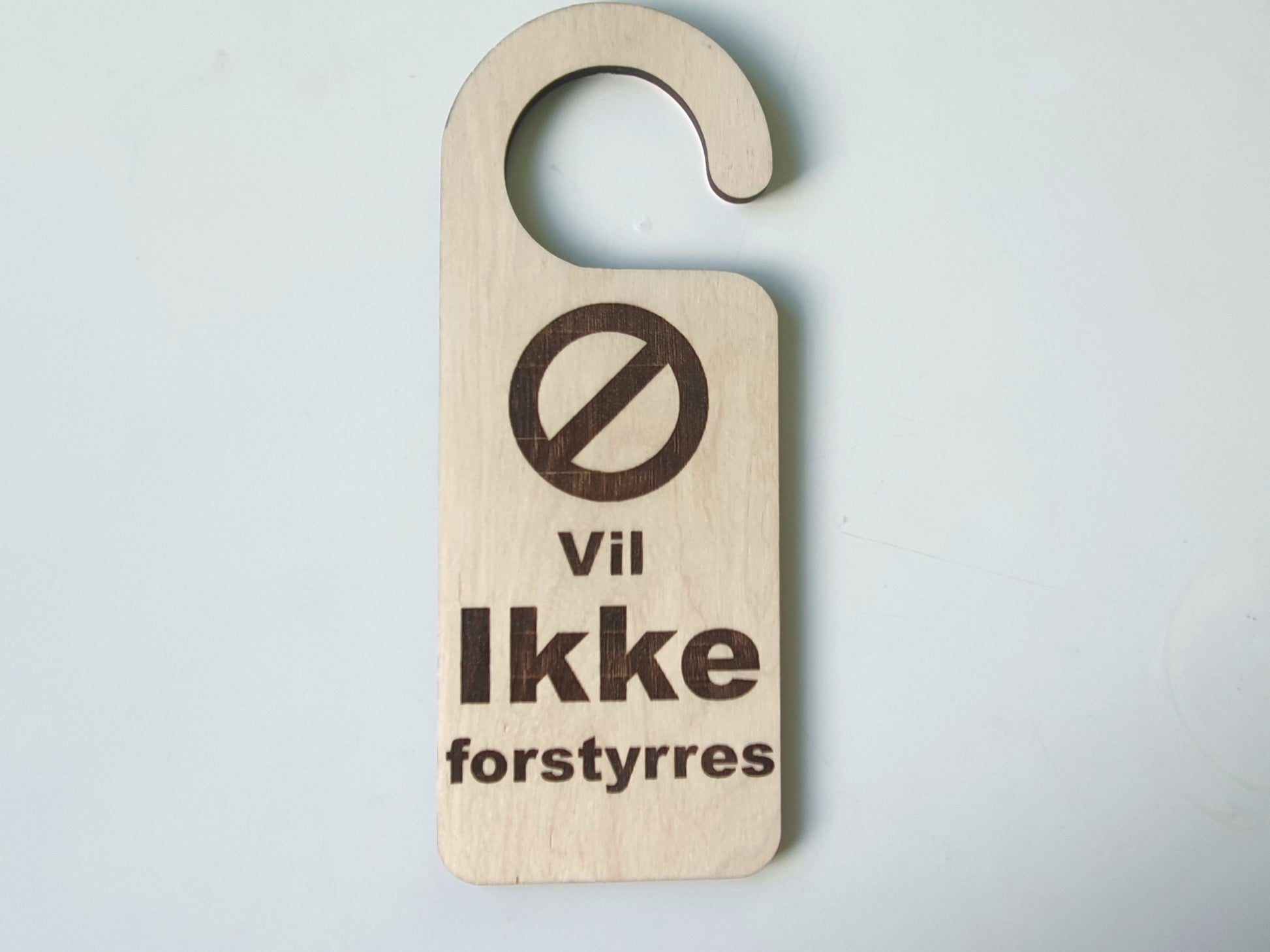 Dørhænger I Træ | Vil Ikke Forstyrres | Kunstli