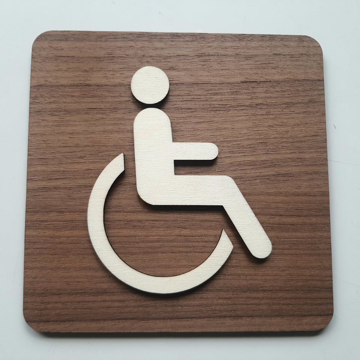 Handicap Toilet Skilt i Træ – Kunstli